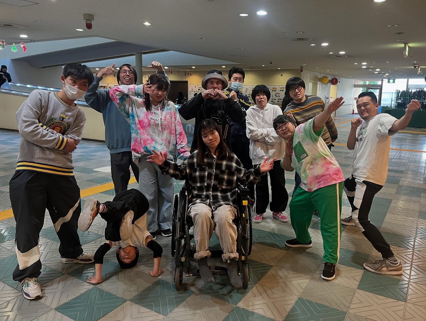 「日本最古の障害者スポーツ施設」である長居障がい者スポーツセンターにて行っている「パラブレイキン教室」 | YOZIGENZ